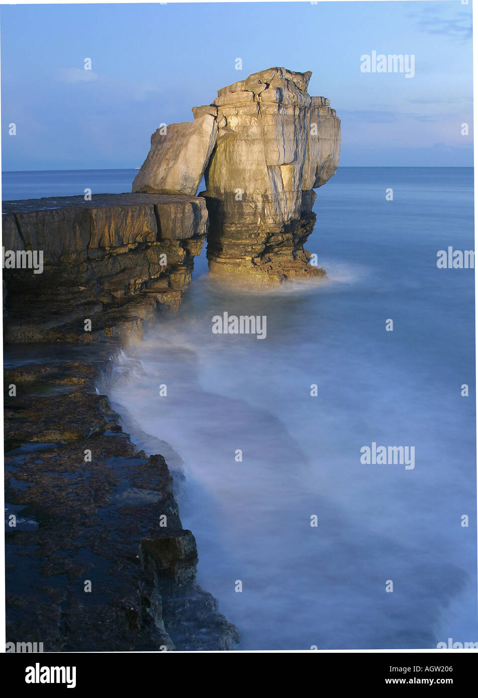 Pulpit Rock Portland Bill, Dorset Stock Photo - Alamy