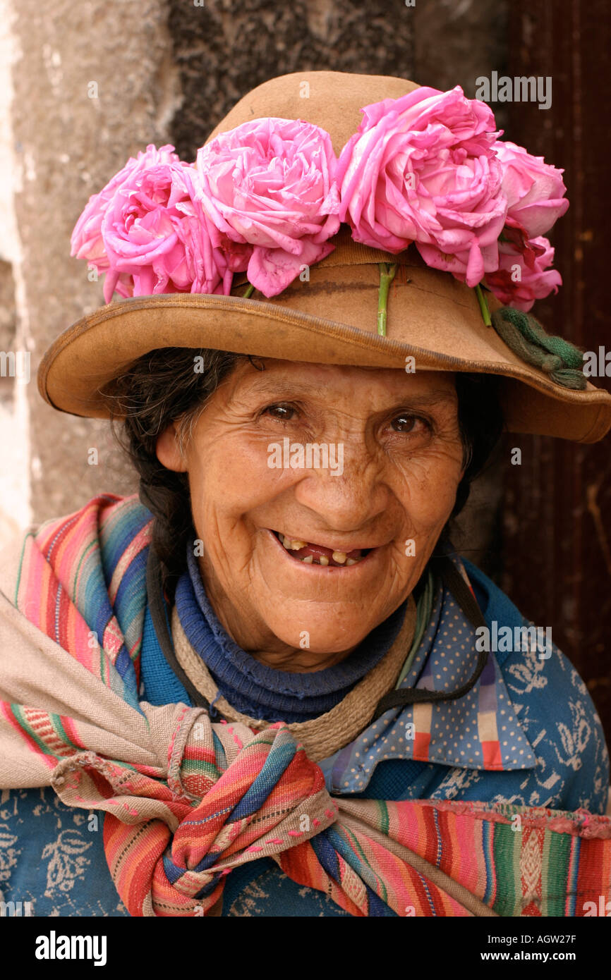 An older Peruvian woman in the Sacred Valley, near Cusco, Peru Stock ...