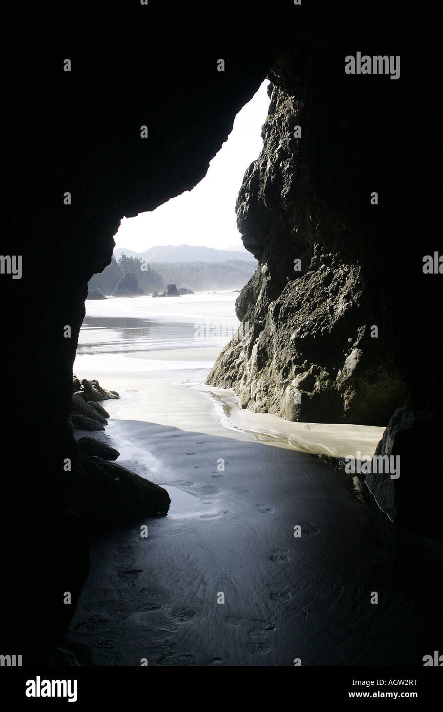 Oregon coast cave hi-res stock photography and images - Alamy