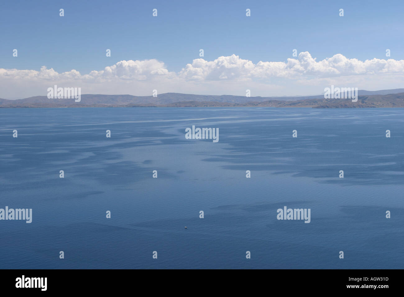 Lago titicaca peru bolivia hi-res stock photography and images - Alamy