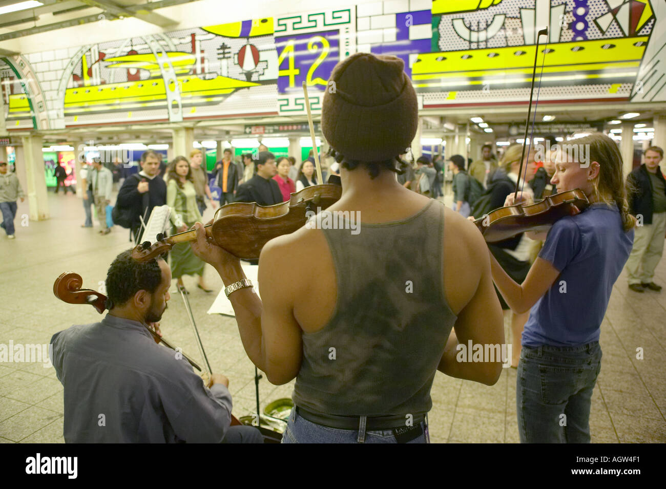 Subway musicians hi-res stock photography and images - Alamy