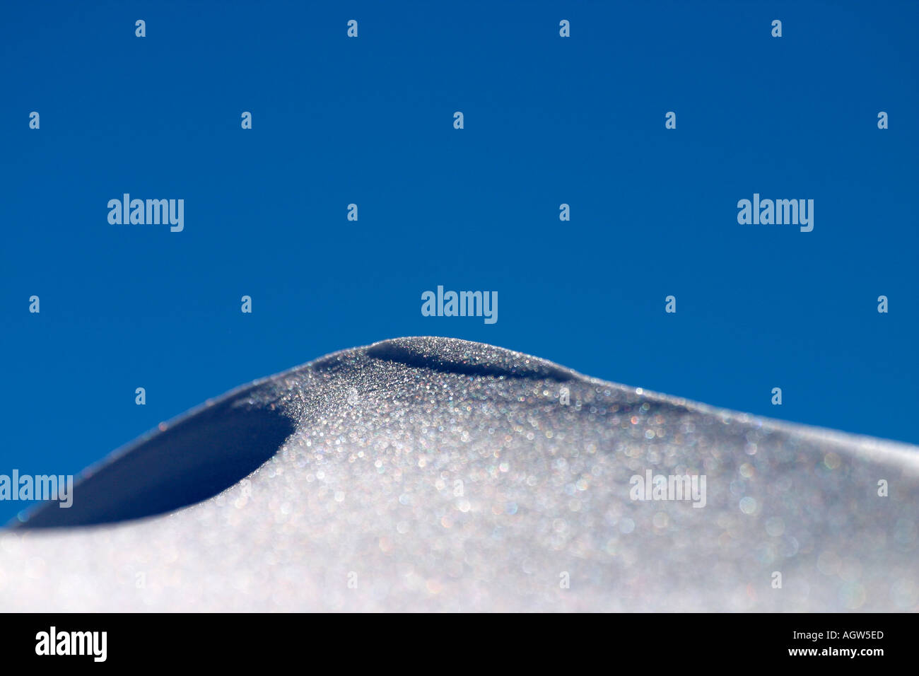 Snow drift ridge Stock Photo - Alamy