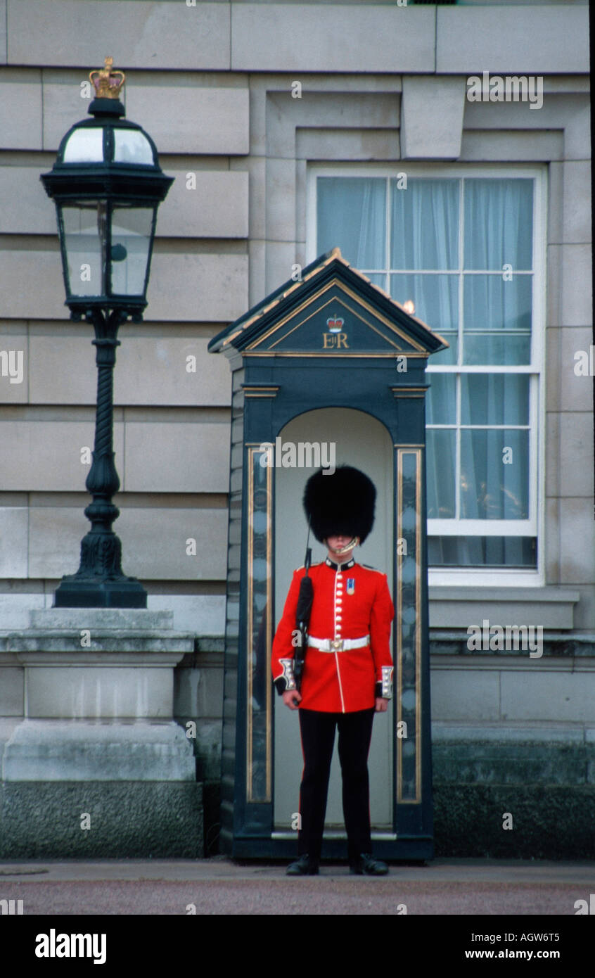 Soldier london hi-res stock photography and images - Alamy