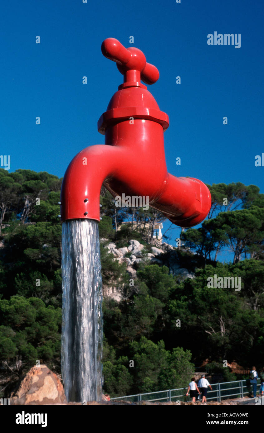 Giant well hi-res stock photography and images - Alamy