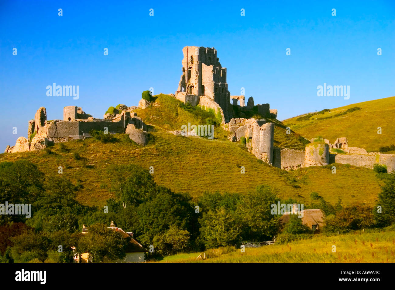 Corfe Castle Dorset Scenery Stock Photo - Alamy