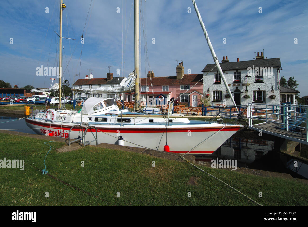 Heybridge Basin yacht waiting at lock gates for high tide entry to the ...
