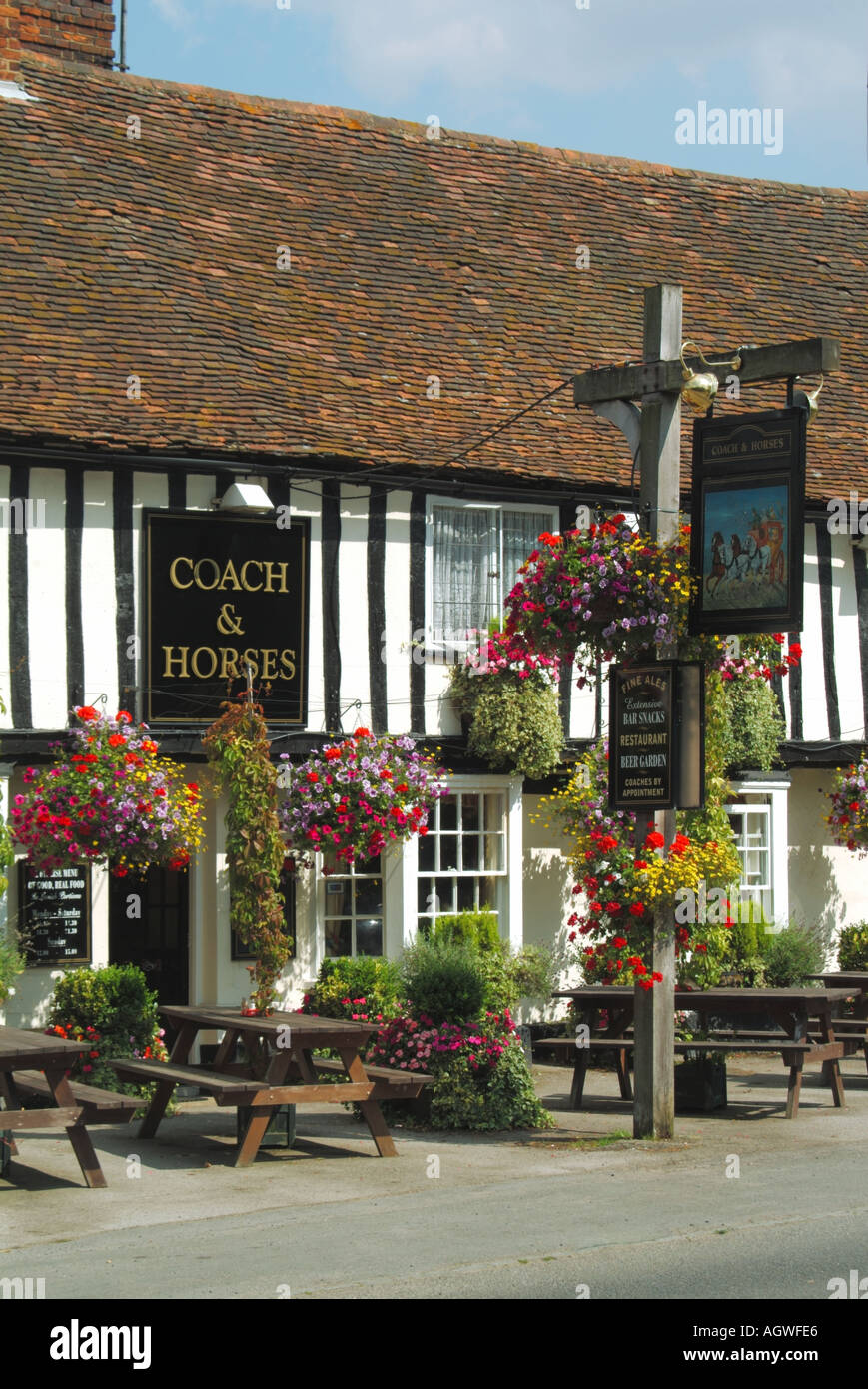 Newport Coach and Horses Inn Stock Photo - Alamy