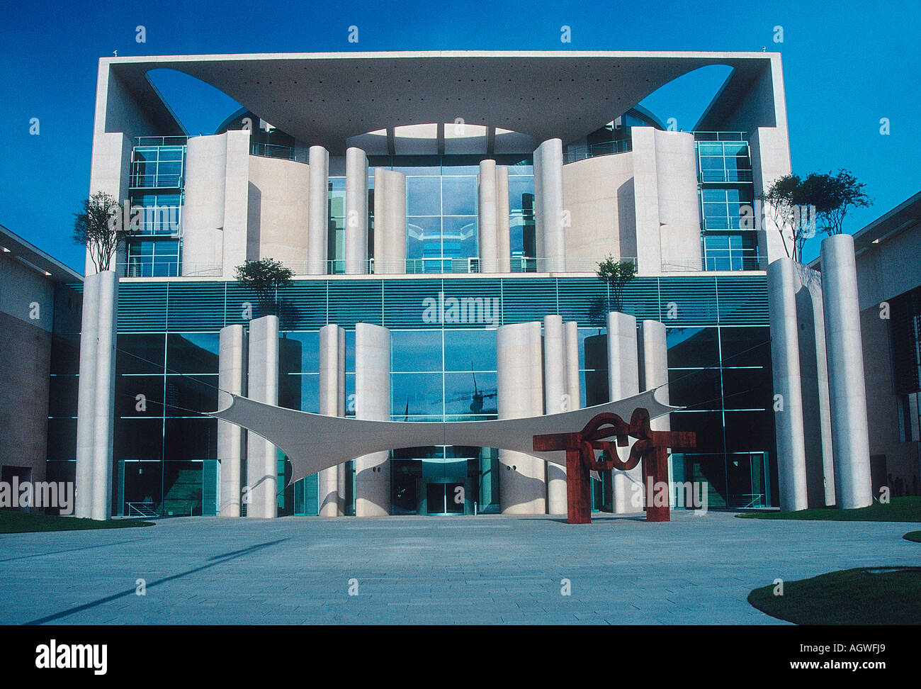 Chancellery main entrance architects hi-res stock photography and ...