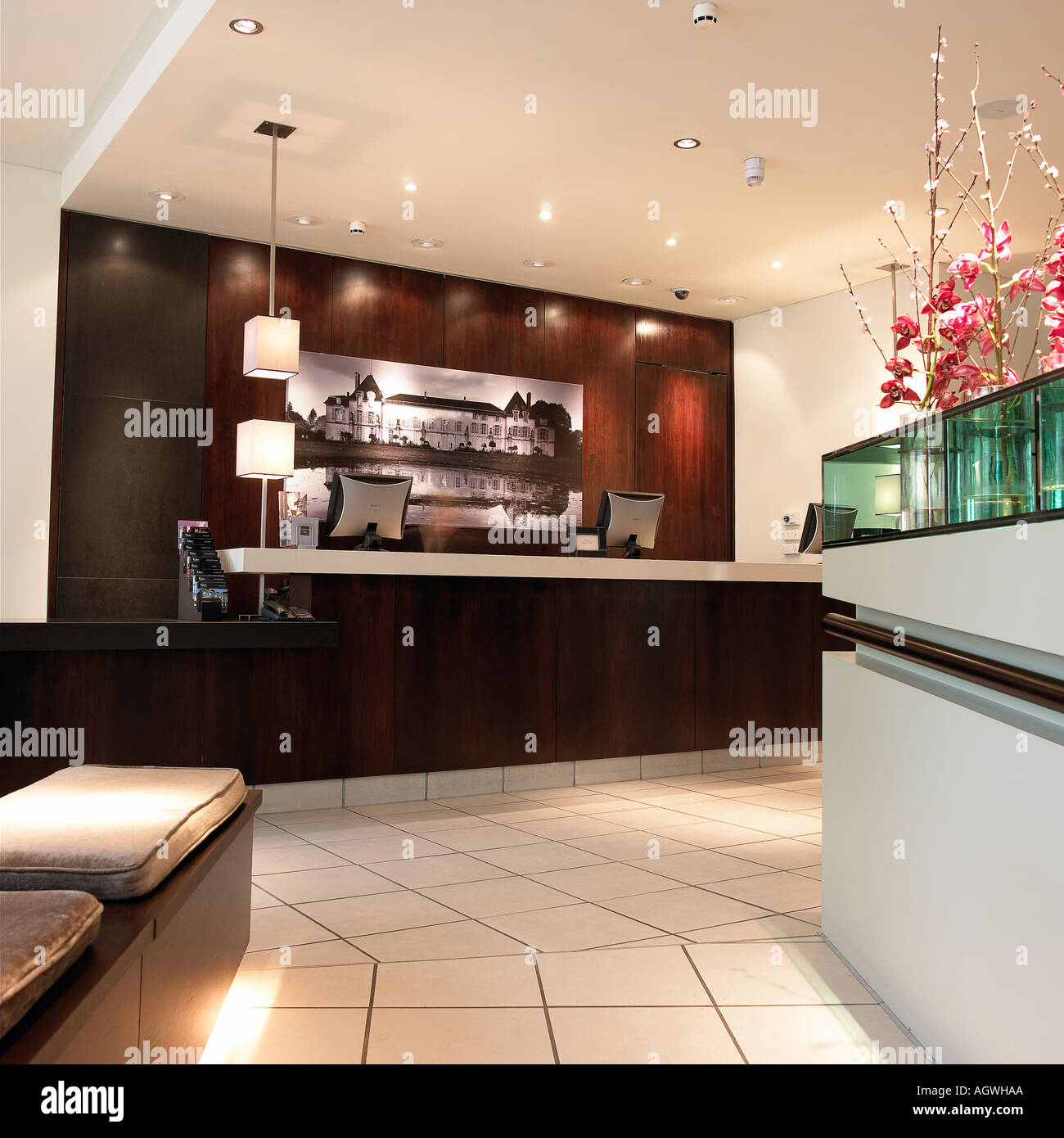 Stylish hotel reception Stock Photo - Alamy