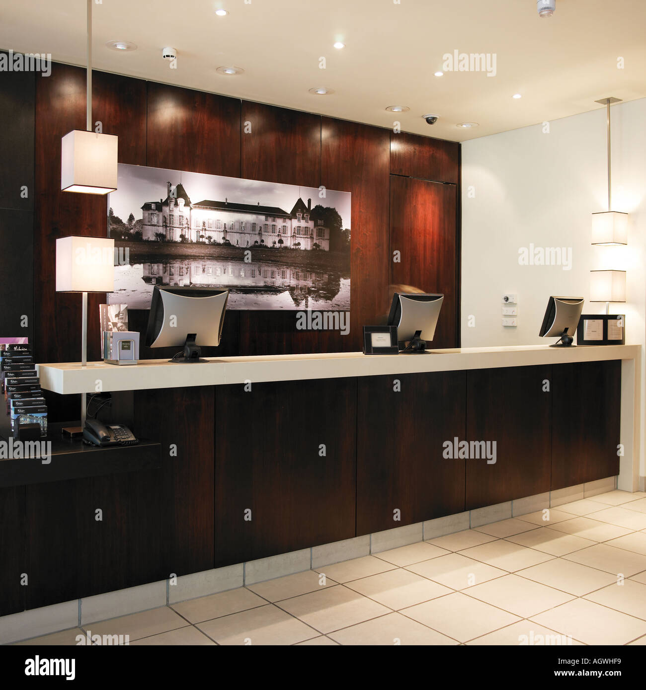 Stylish hotel reception Stock Photo - Alamy