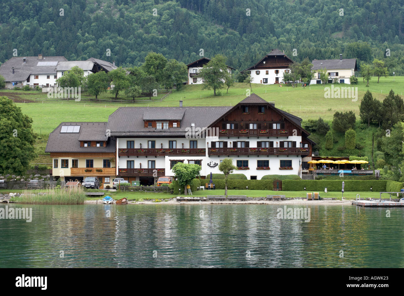 Traditional Austrian chalets on the shore of the St. Wolfgang lake ...