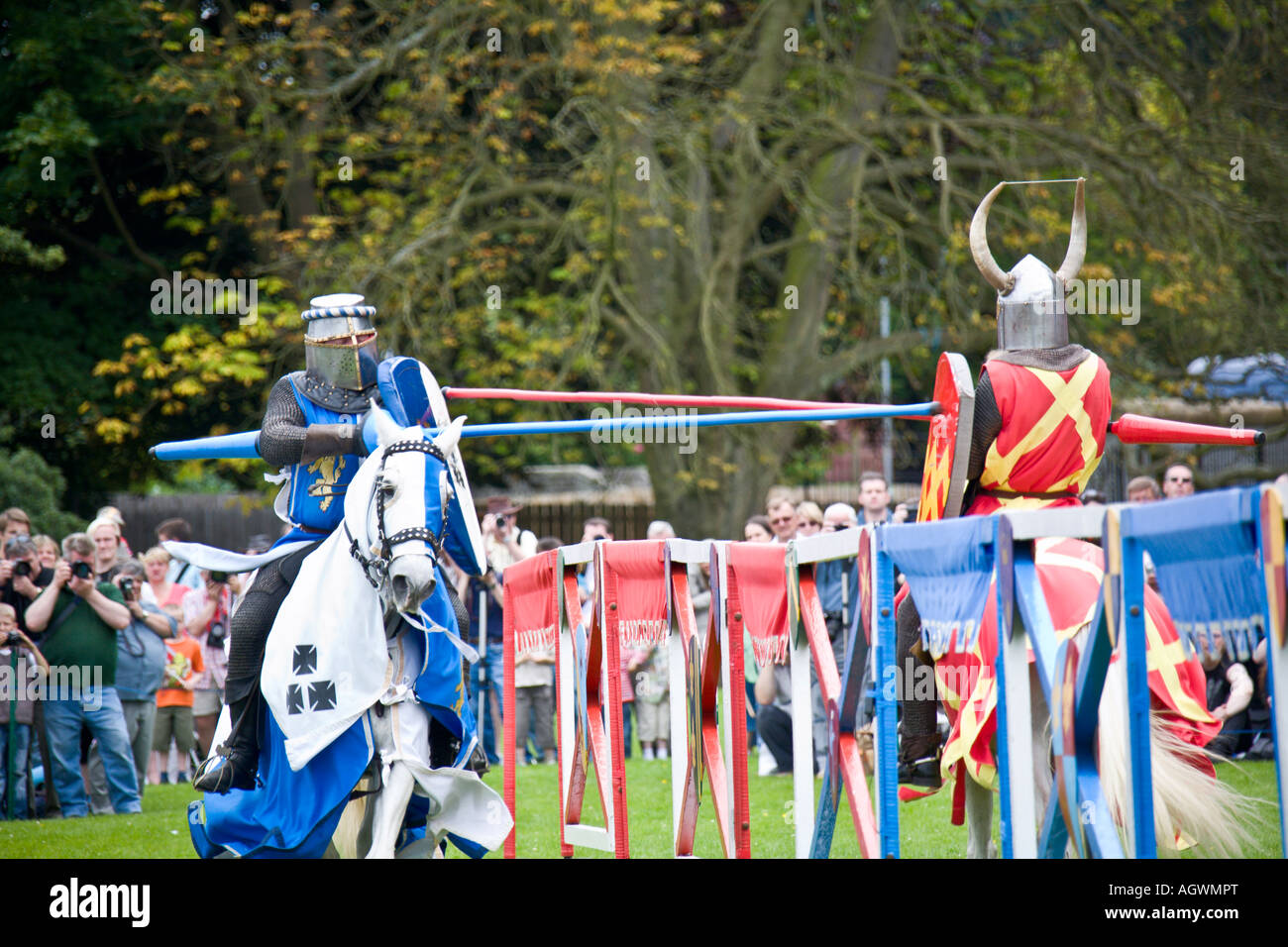 Joust armor hi-res stock photography and images - Alamy
