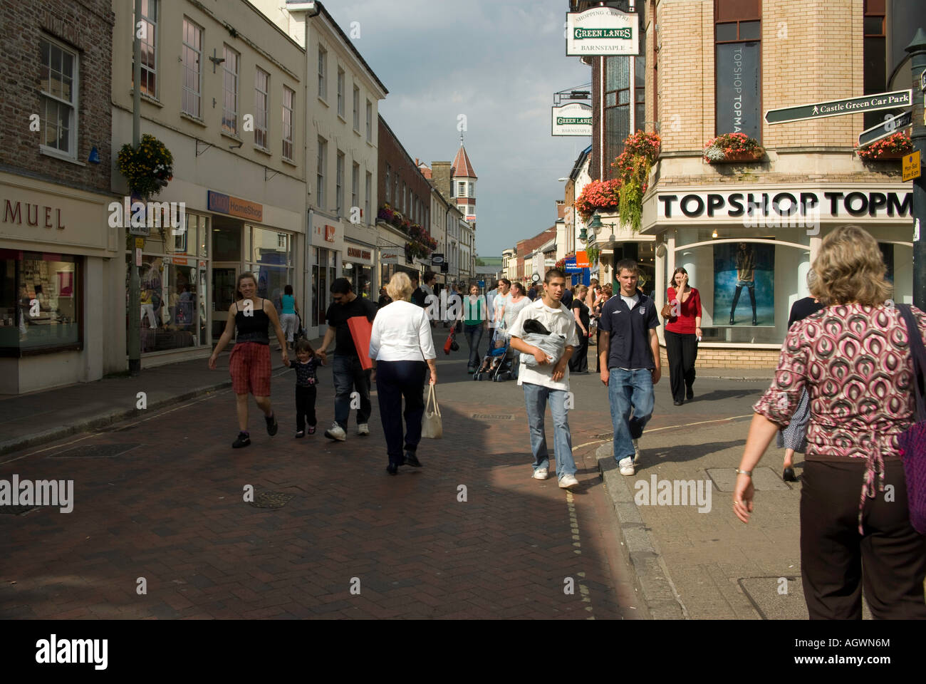 Barnstaple town centre hi-res stock photography and images - Alamy