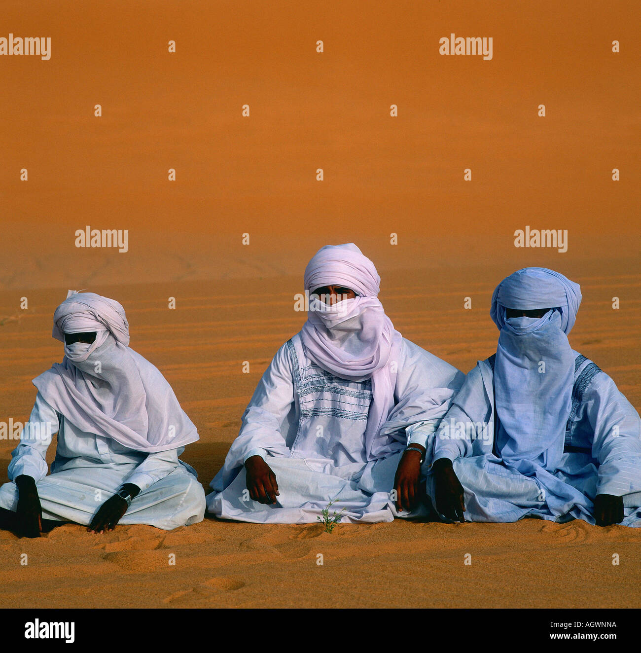 Group of tuaregs hi-res stock photography and images - Alamy