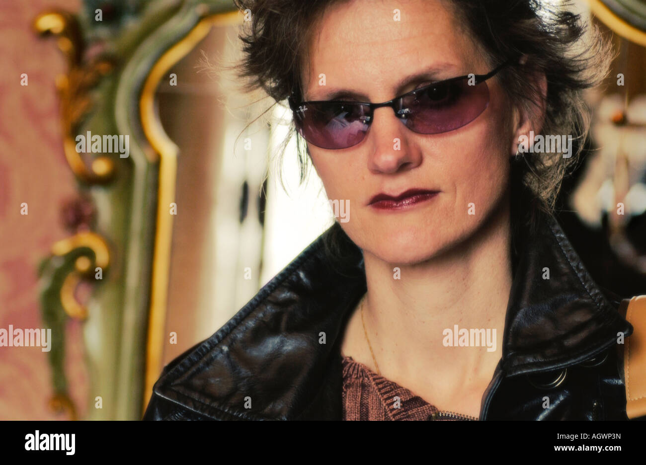 Girl with ray ban glasses hi-res stock photography and images - Alamy