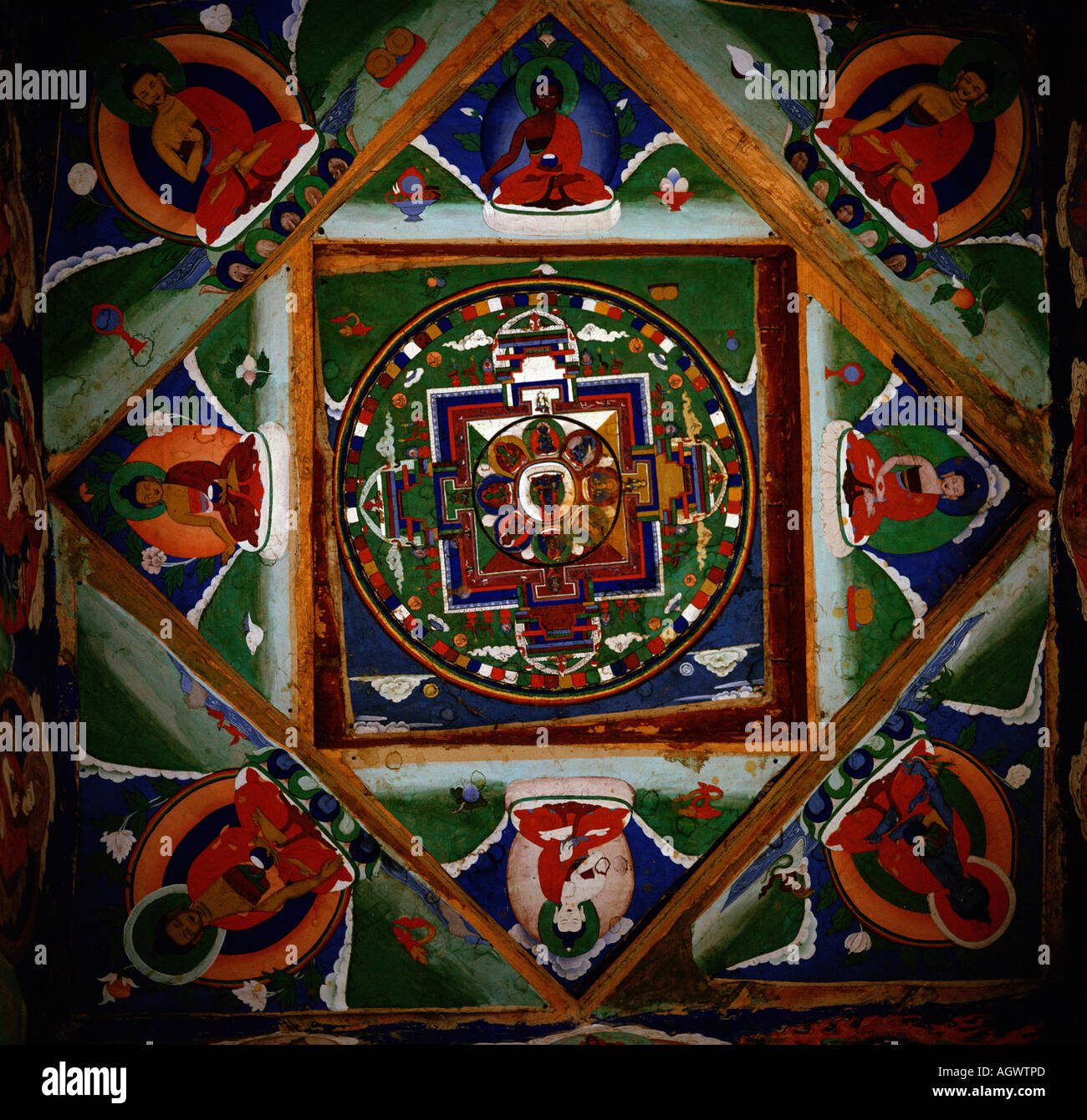 Mandala hi-res stock photography and images - Alamy