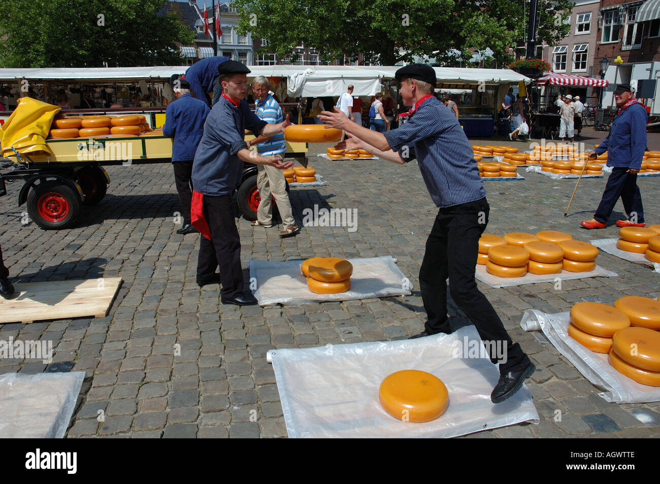 Throwing tossing tradition activity skill colour hi-res stock ...