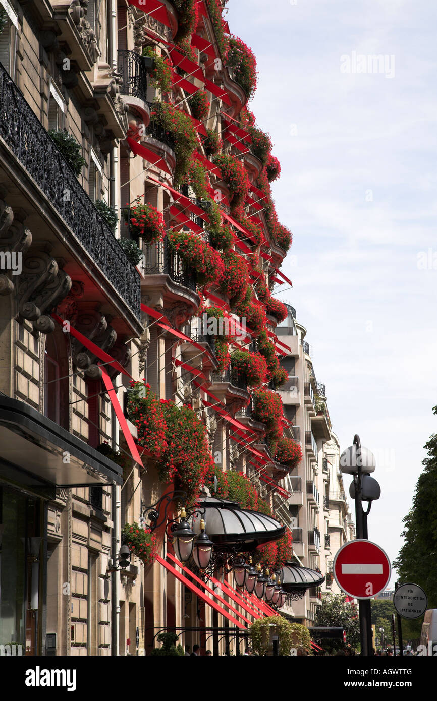 Paris street sign flowers hi-res stock photography and images - Alamy