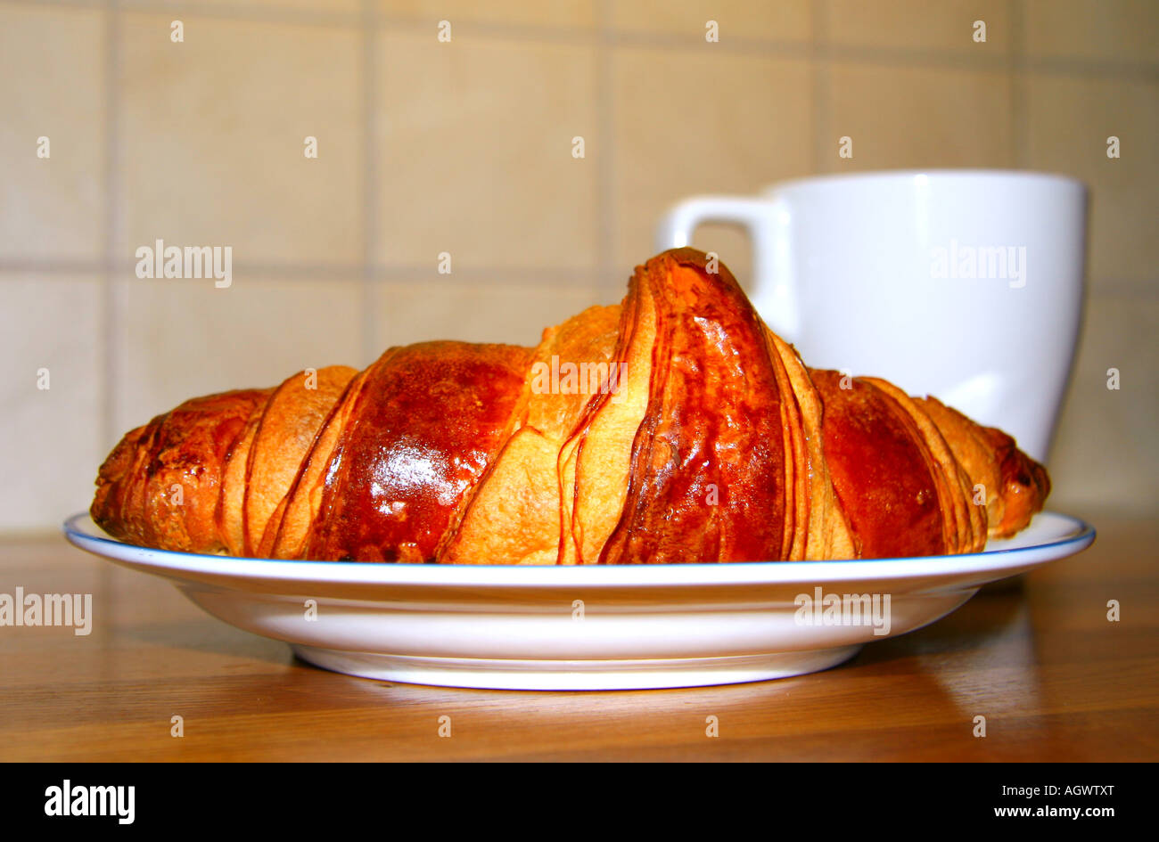 Croissant on a plate hi-res stock photography and images - Alamy