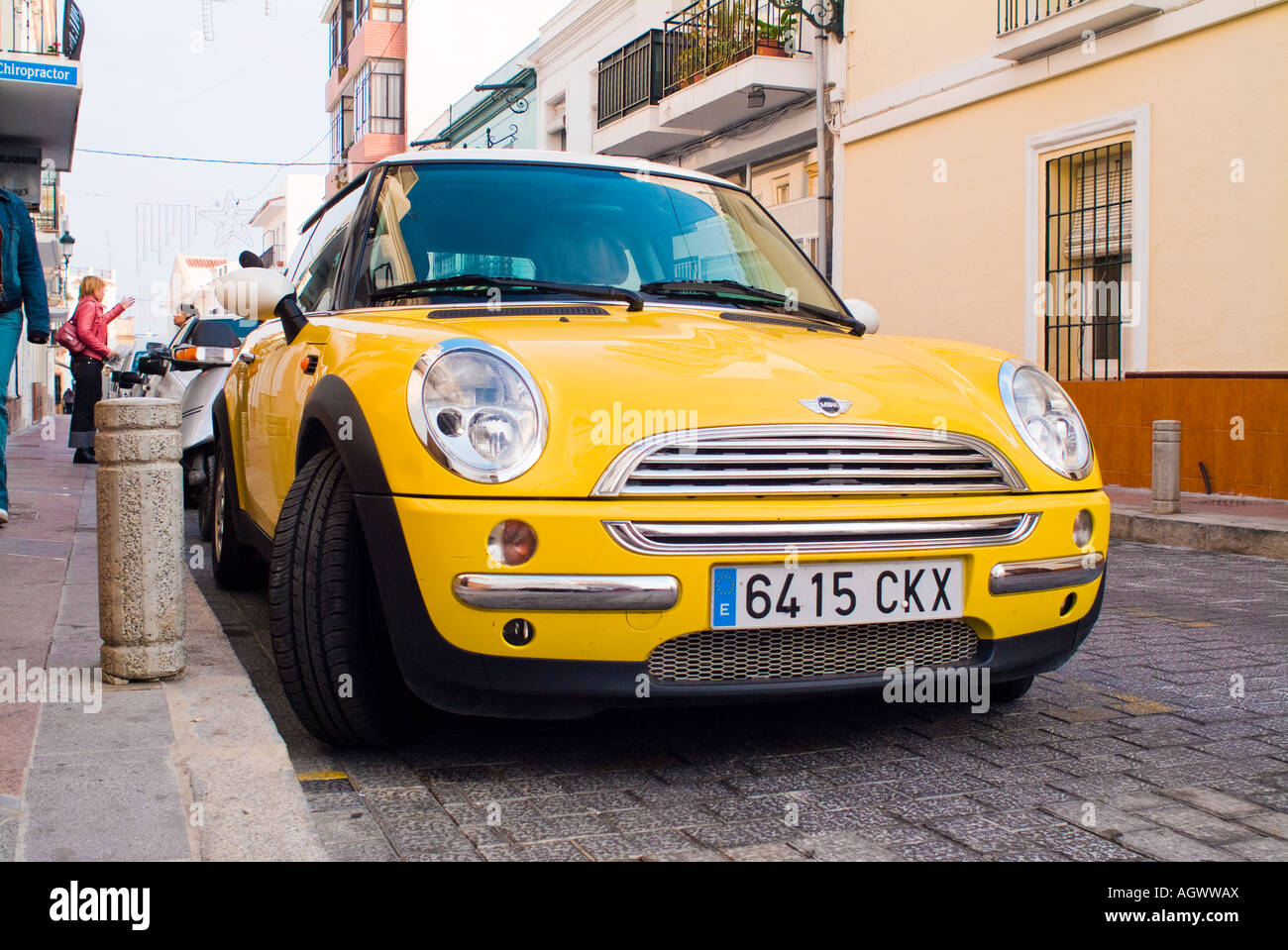 Yellow Mini Cooper Stock Photos & Yellow Mini Cooper Stock Images - Alamy