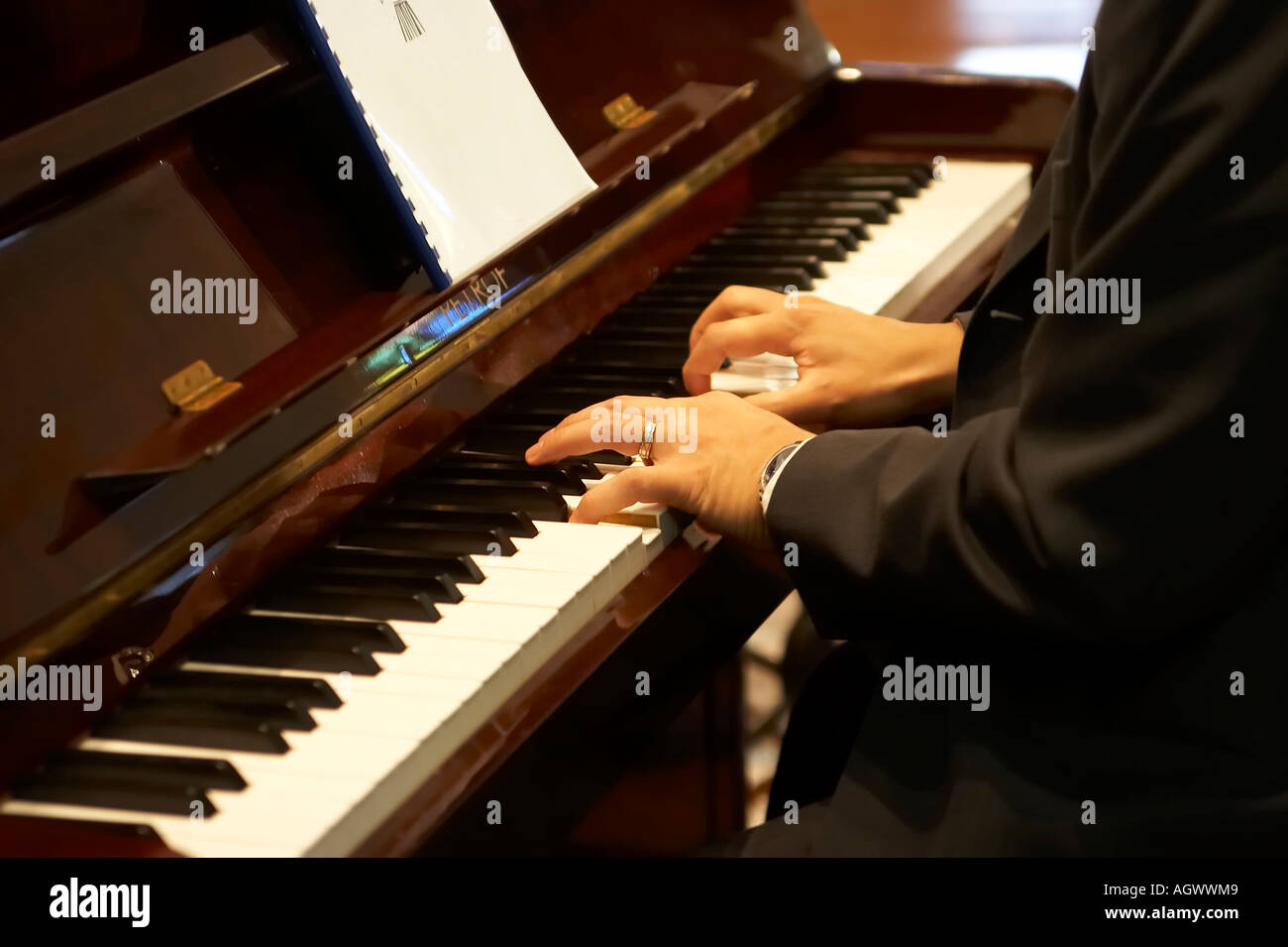 Pianist playing piano at the wedding Stock Photo - Alamy