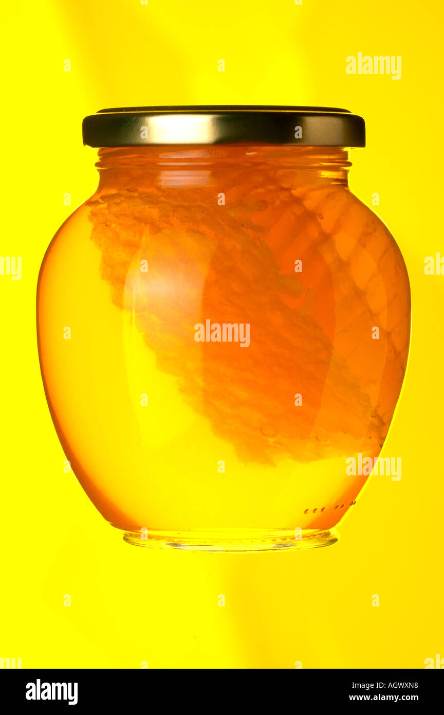 Honeycombe honey hi-res stock photography and images - Alamy