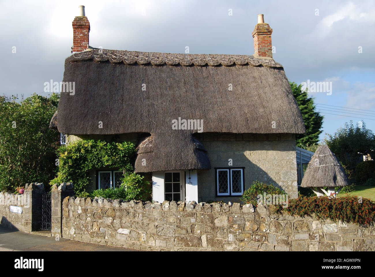 Thatched cottage, Godshill Village, Isle of Wight, England, United ...