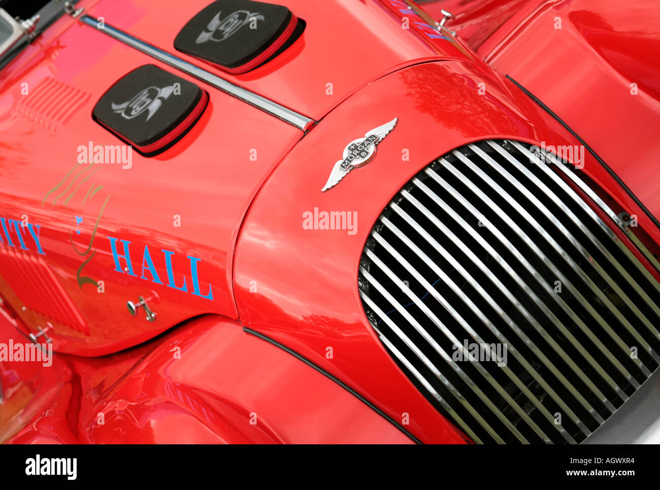 Morgan sports car badge hi-res stock photography and images - Alamy