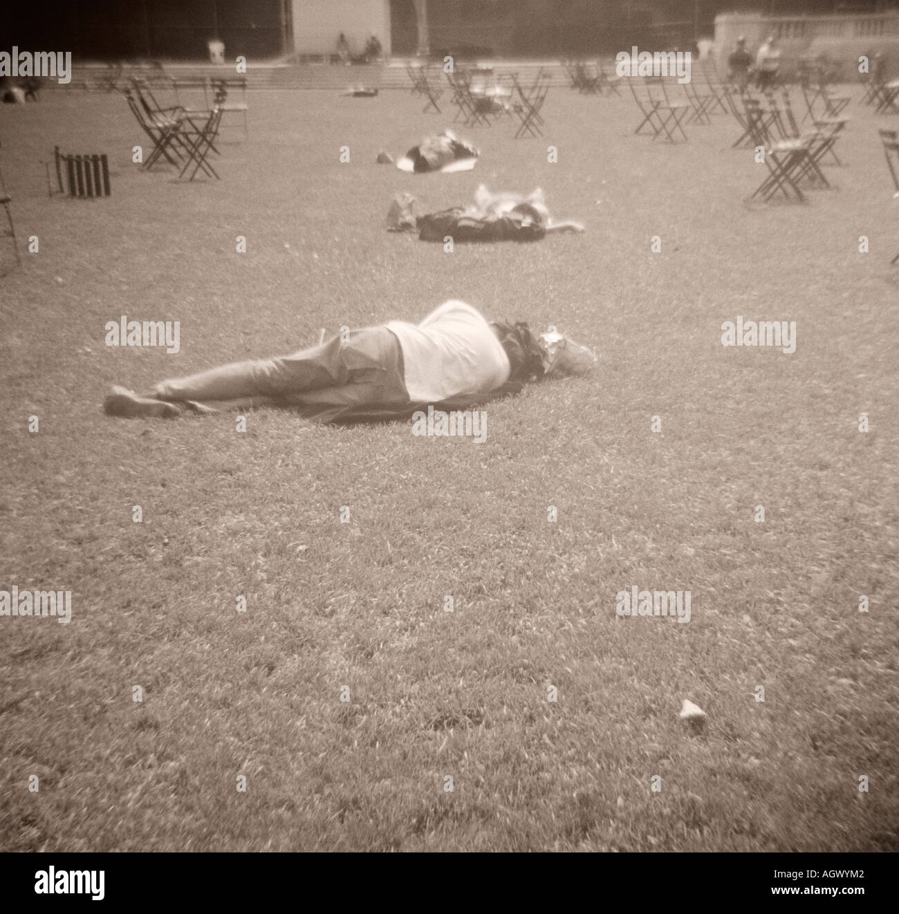 People sleeping park - Bryant Park, New York, NY - USA Stock Photo - Alamy
