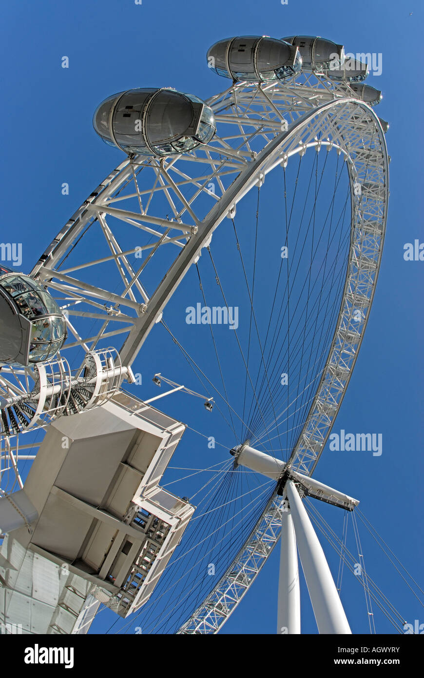London Eye close-up Stock Photo - Alamy
