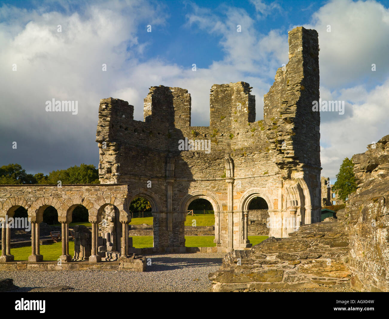 lavabo and cloister, Mellifont Abbey, Ireland Stock Photo - Alamy