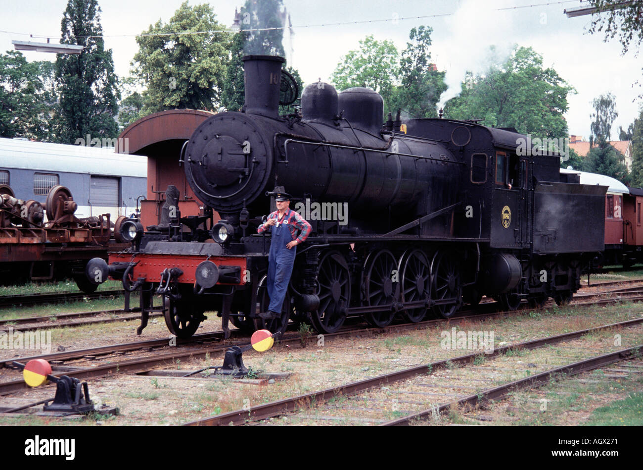 Shunting engine steam locomotive hi-res stock photography and images ...