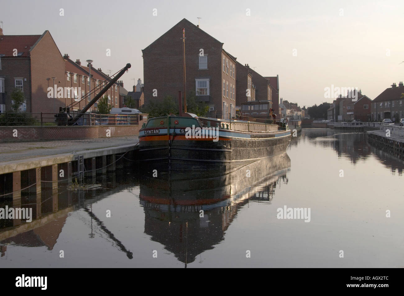 Beverley Beck and the barge Syntan Stock Photo - Alamy