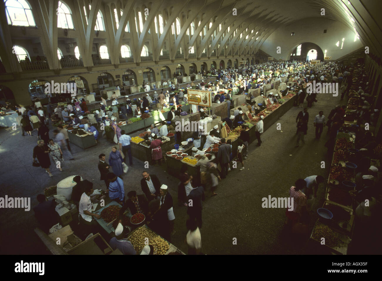 Daily life yerevan hi-res stock photography and images - Alamy