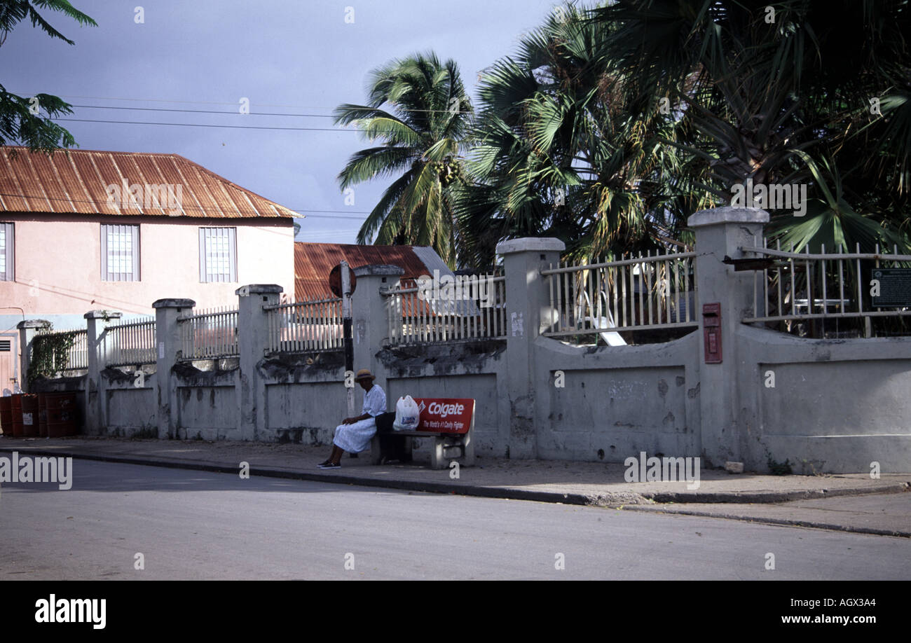 Barbados bus stop hi-res stock photography and images - Alamy