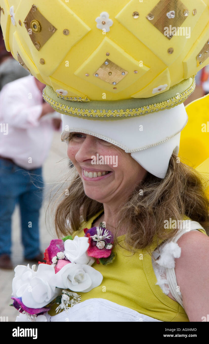 English costume hi-res stock photography and images - Alamy