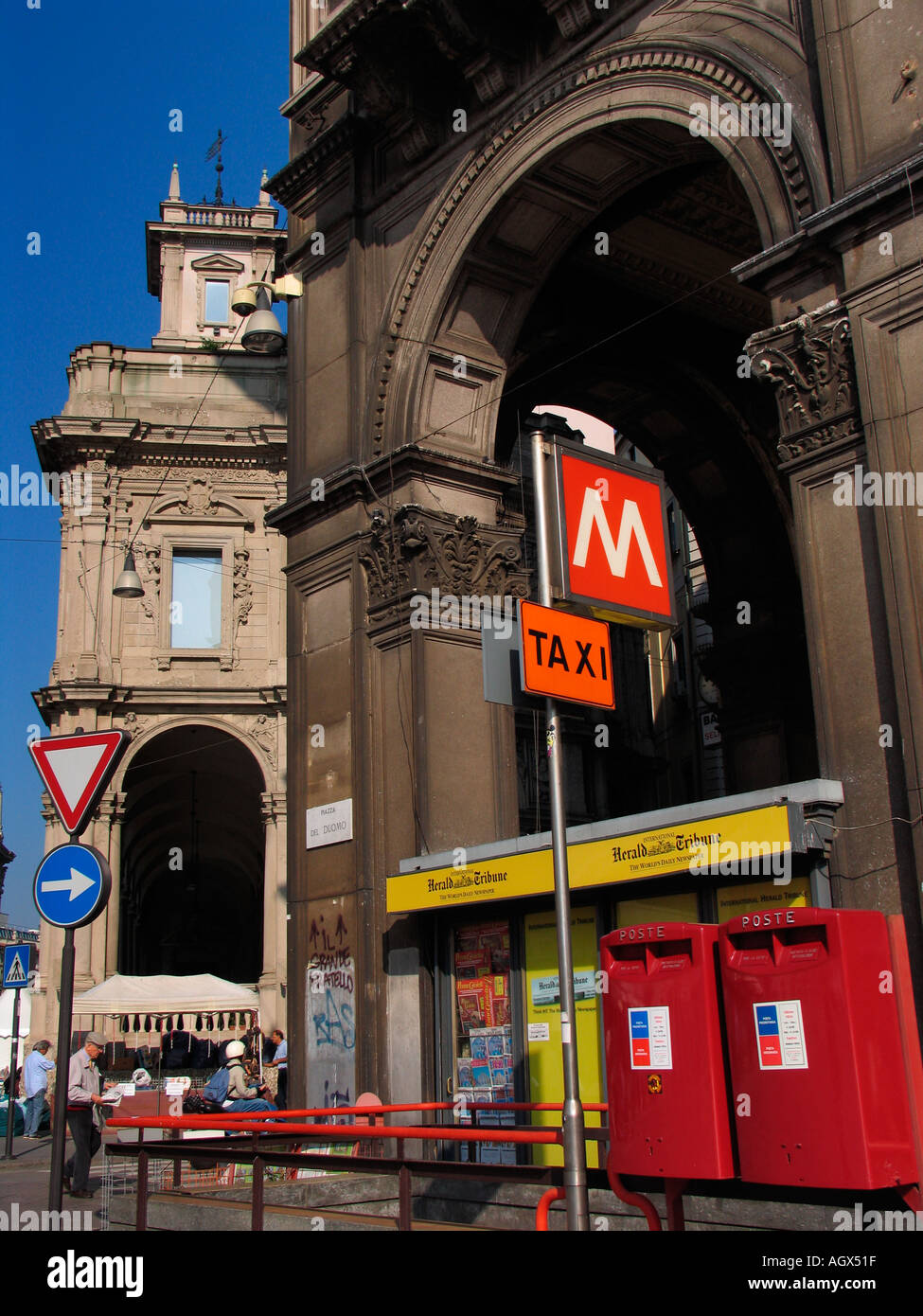 Entrance metro duomo milan italy hi-res stock photography and images ...
