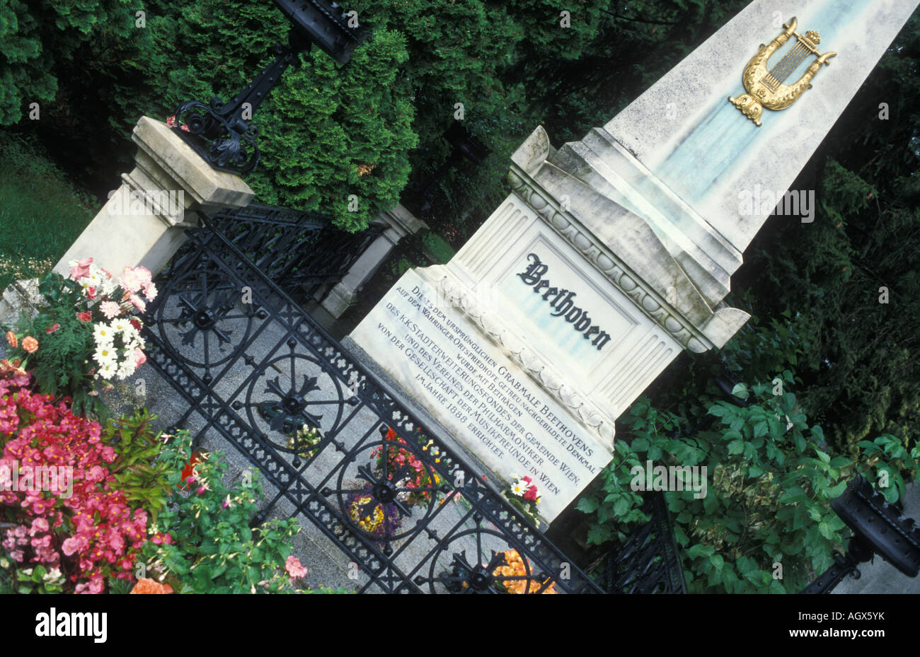 Gravestone of Beethoven at the Zentralfriedhof cemetery in Vienna ...