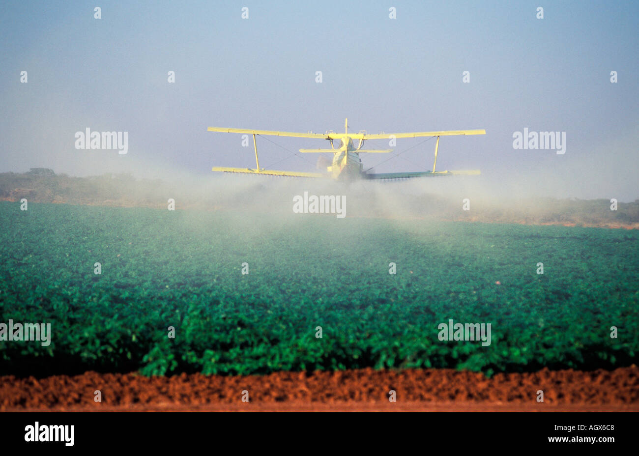 Crop Spraying Aeroplane Stock Photos & Crop Spraying Aeroplane Stock ...