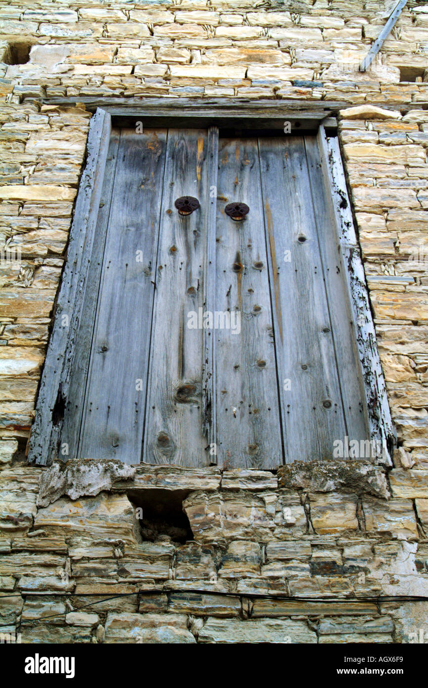 old house repair door Stock Photo - Alamy