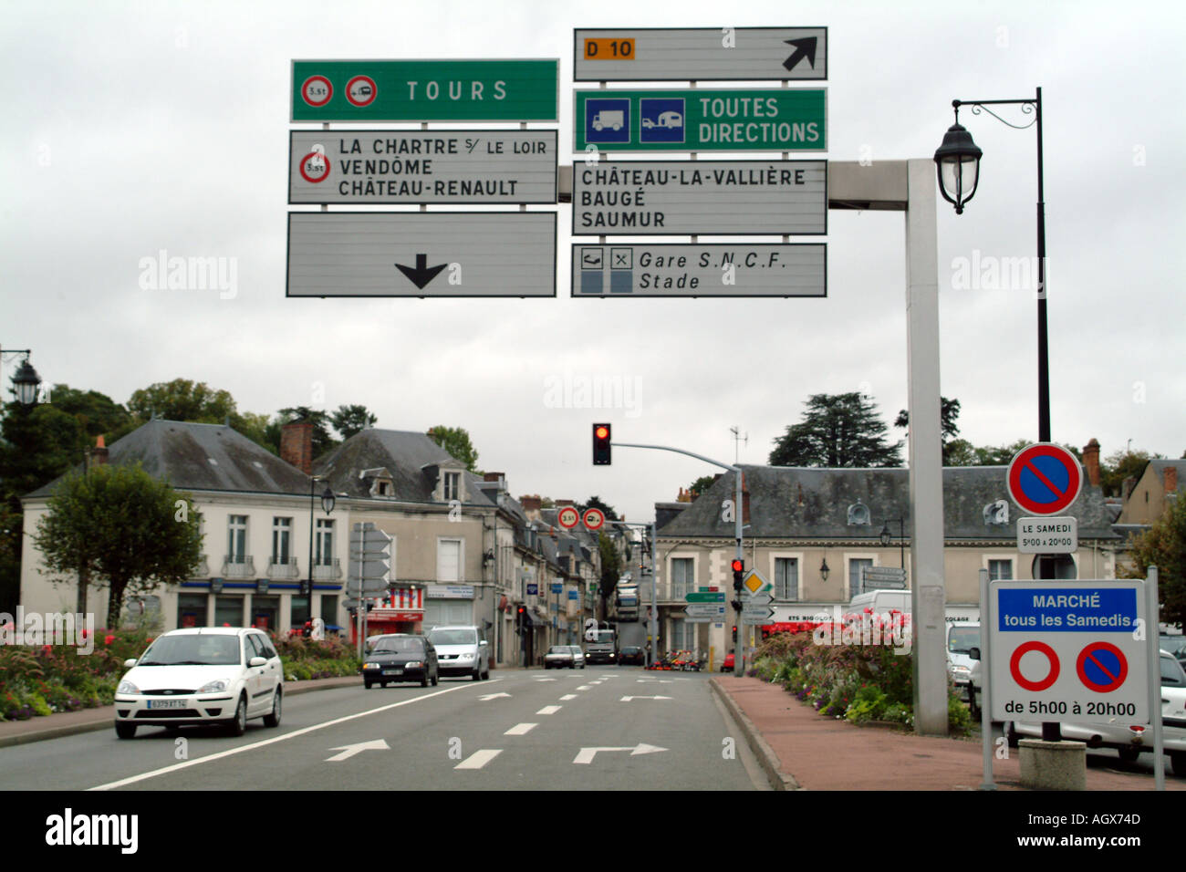 Toutes directions sign hi-res stock photography and images - Alamy