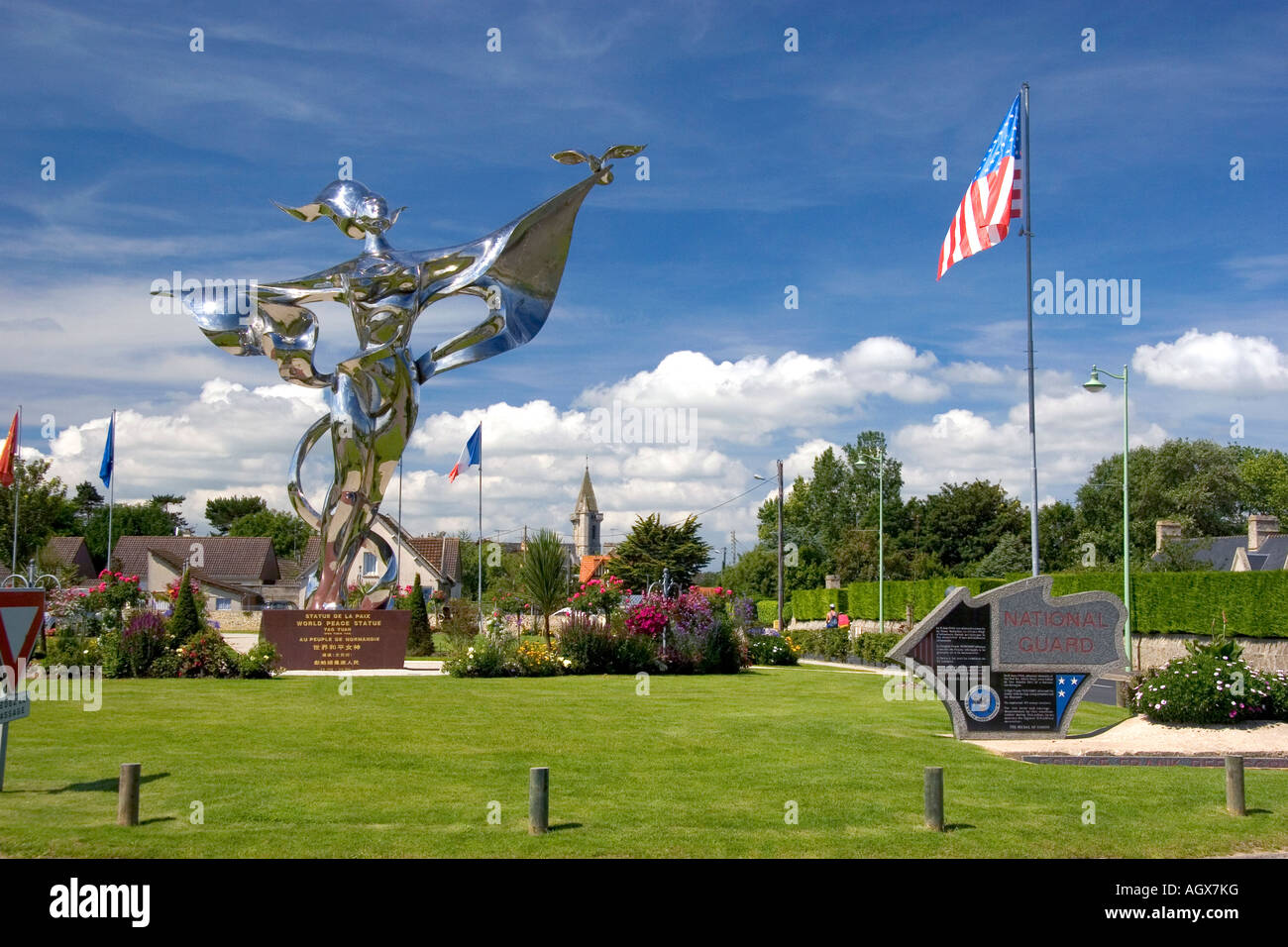 World Peace Statue and a monument to the American National Guard at ...