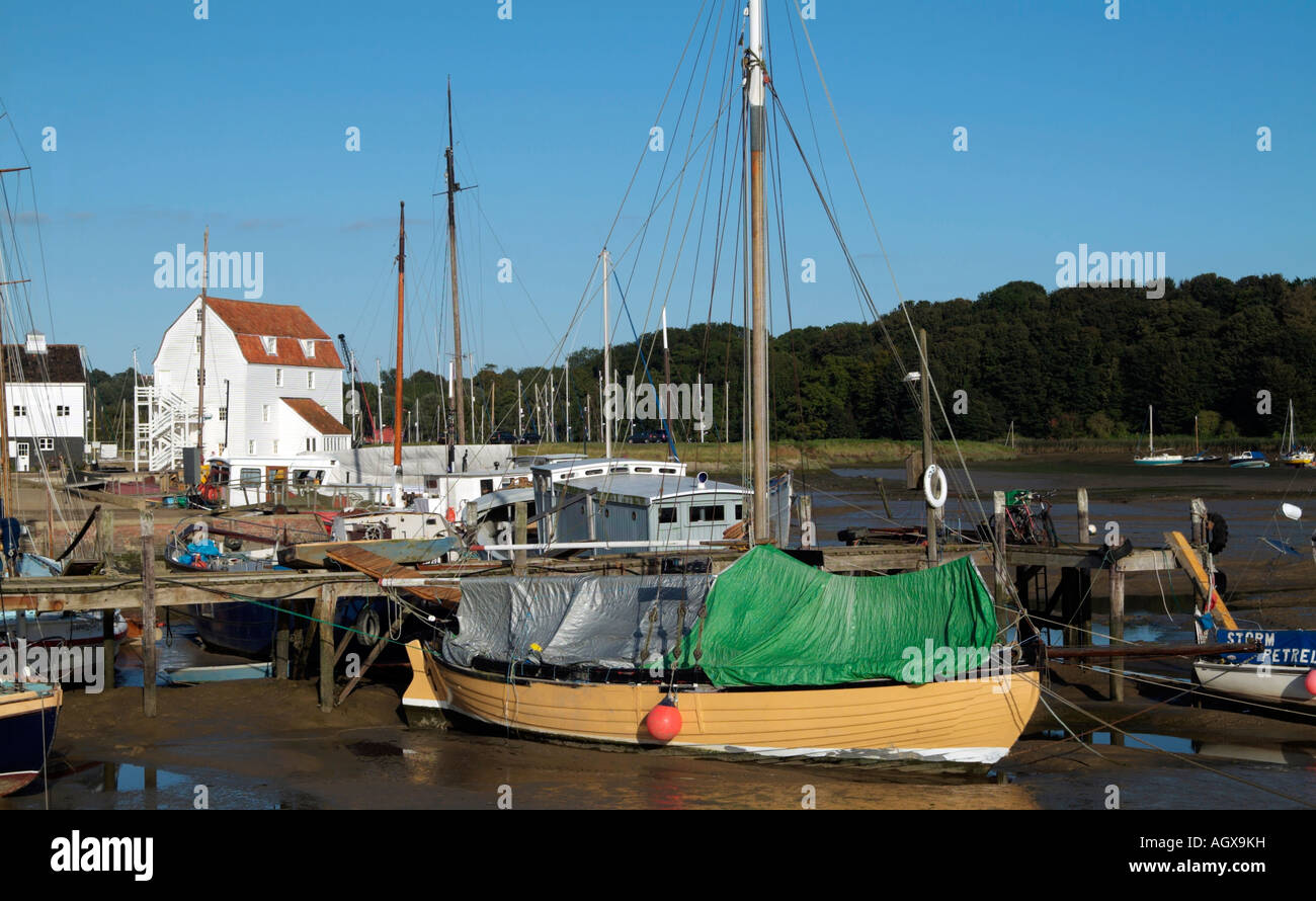 WOODBRIDGE DOCK AND TIDE MILL. WOODBRIDGE. SUFFOLK. ENGLAND. UK Stock ...