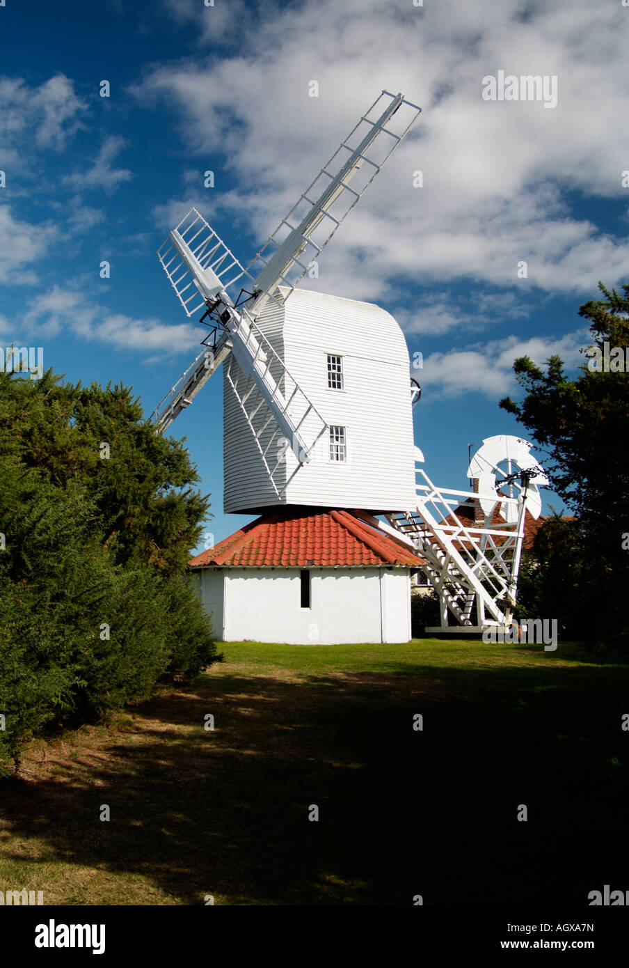 THORPENESS POST MILL. SUFFOLK. ENGLAND. UK Stock Photo - Alamy