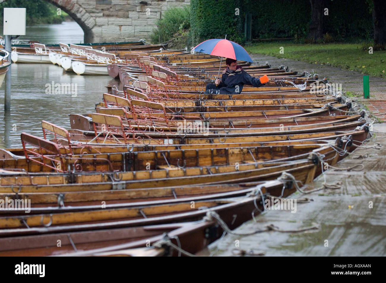 BRITISH SUMMER WEATHER, STRATFORD UPON AVON Stock Photo - Alamy
