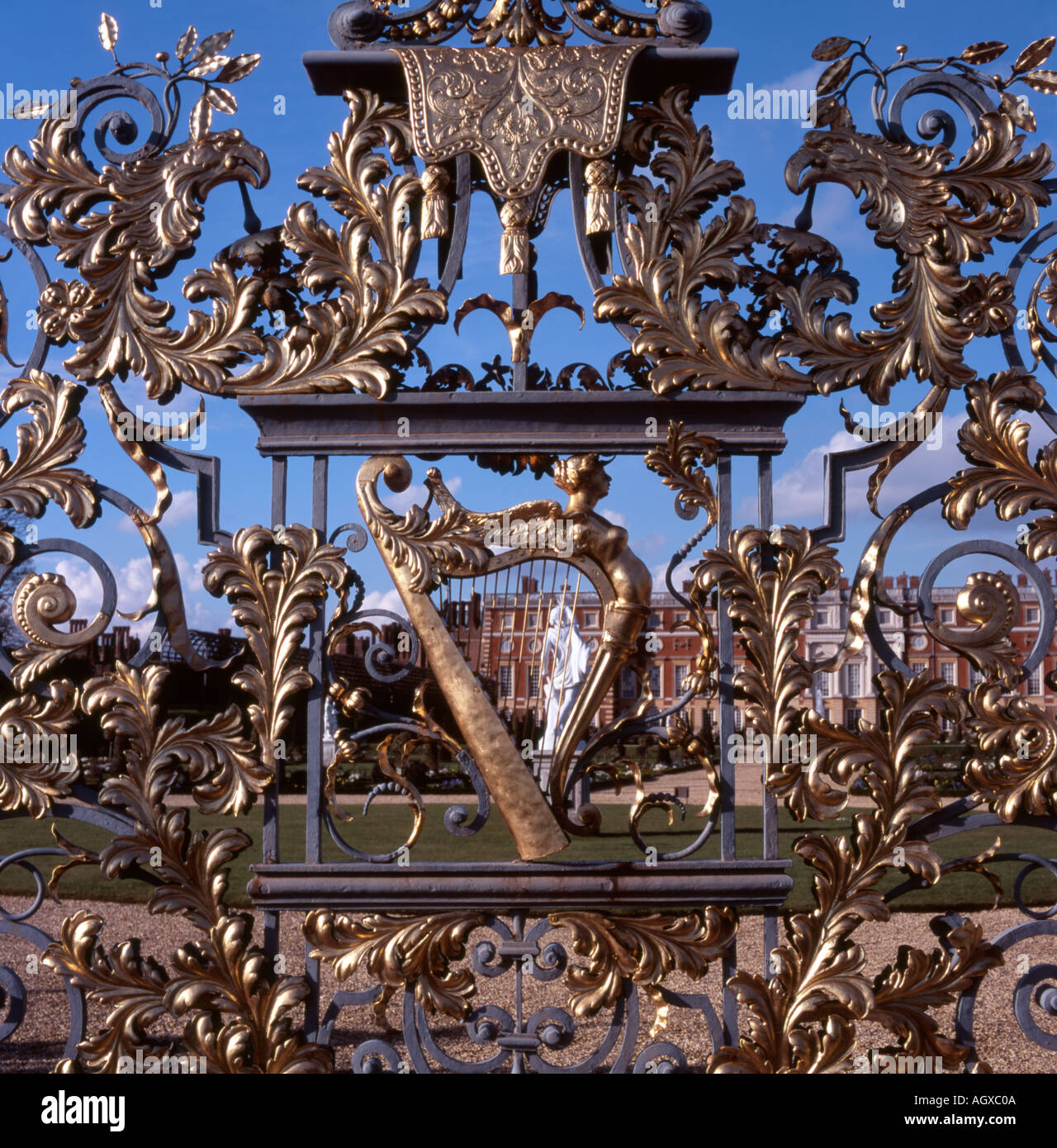 Detail of the garden gates at Hampton Court Palace England Stock Photo ...