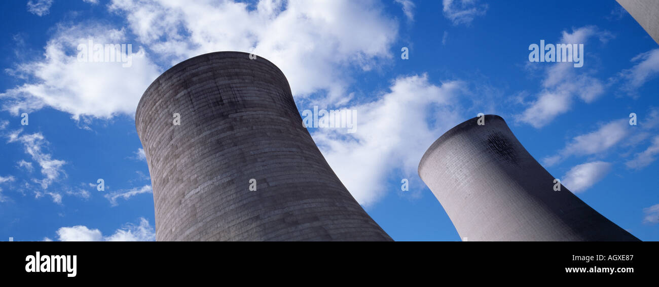 POWER STATION COOLING TOWERS ENGLAND Stock Photo - Alamy