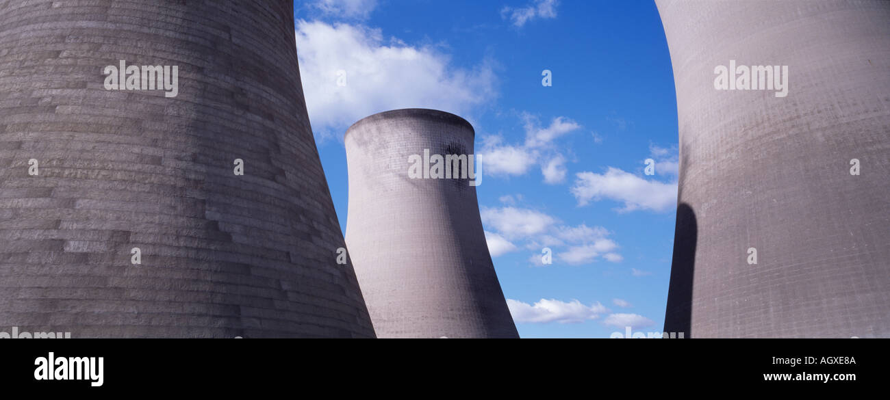 POWER STATION COOLING TOWERS ENGLAND Stock Photo - Alamy