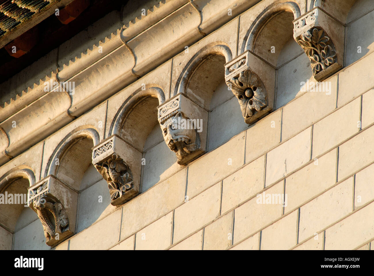 Corbels hi-res stock photography and images - Alamy
