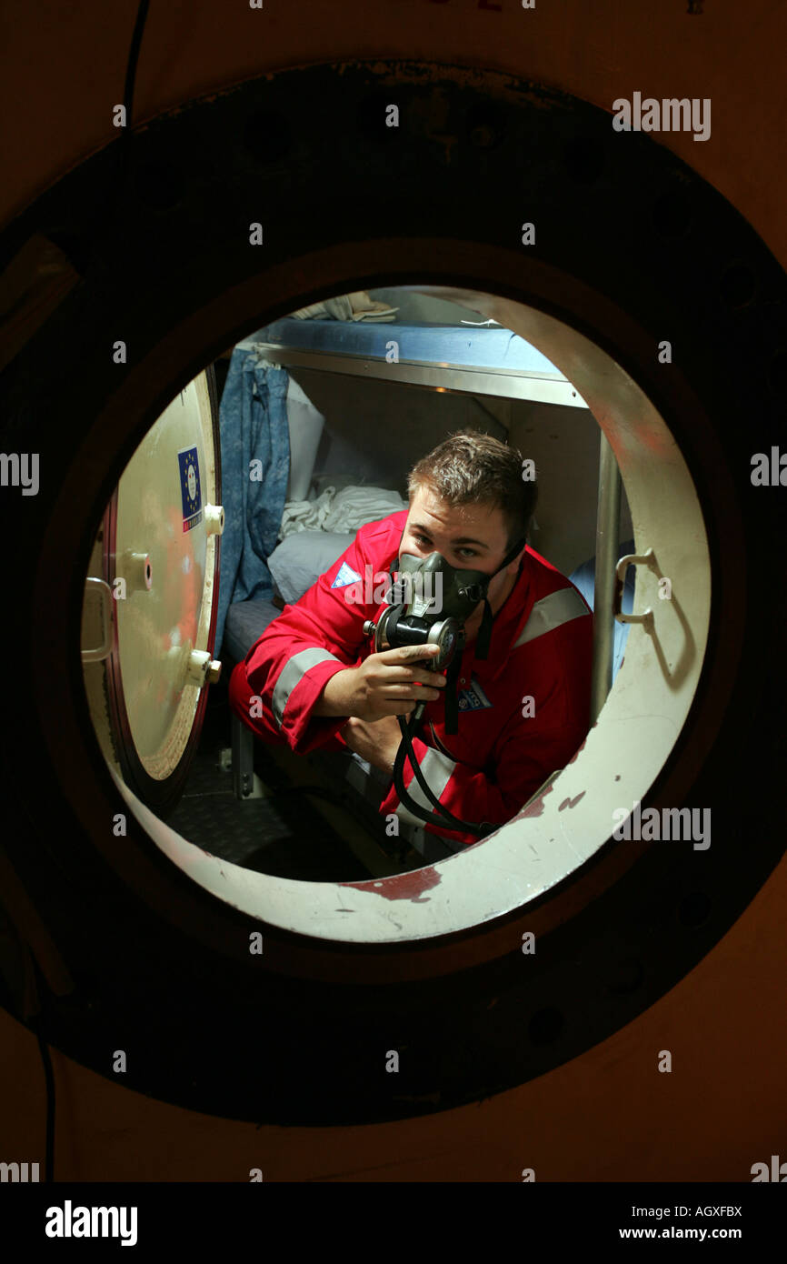 Decompression chamber diver hi-res stock photography and images - Alamy